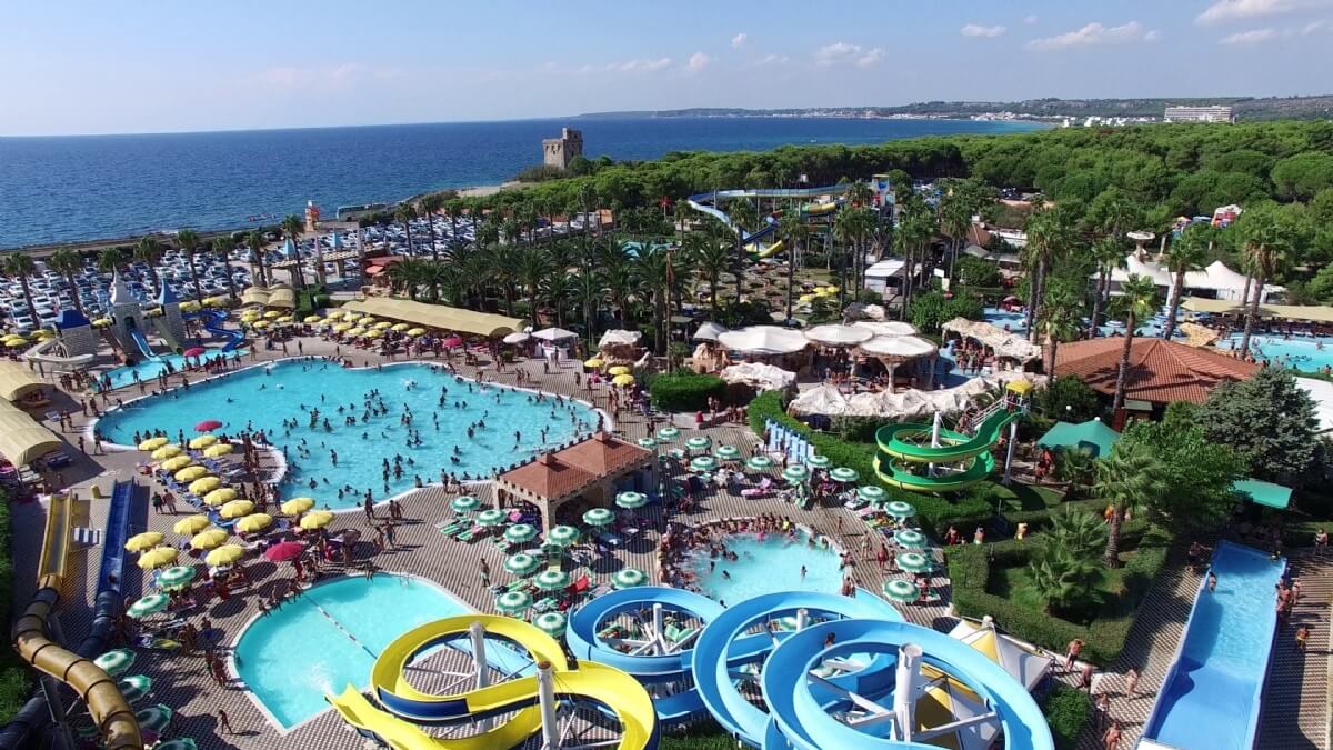 I 10 parchi acquatici in Italia dove andare in vacanza - Tourism Italia